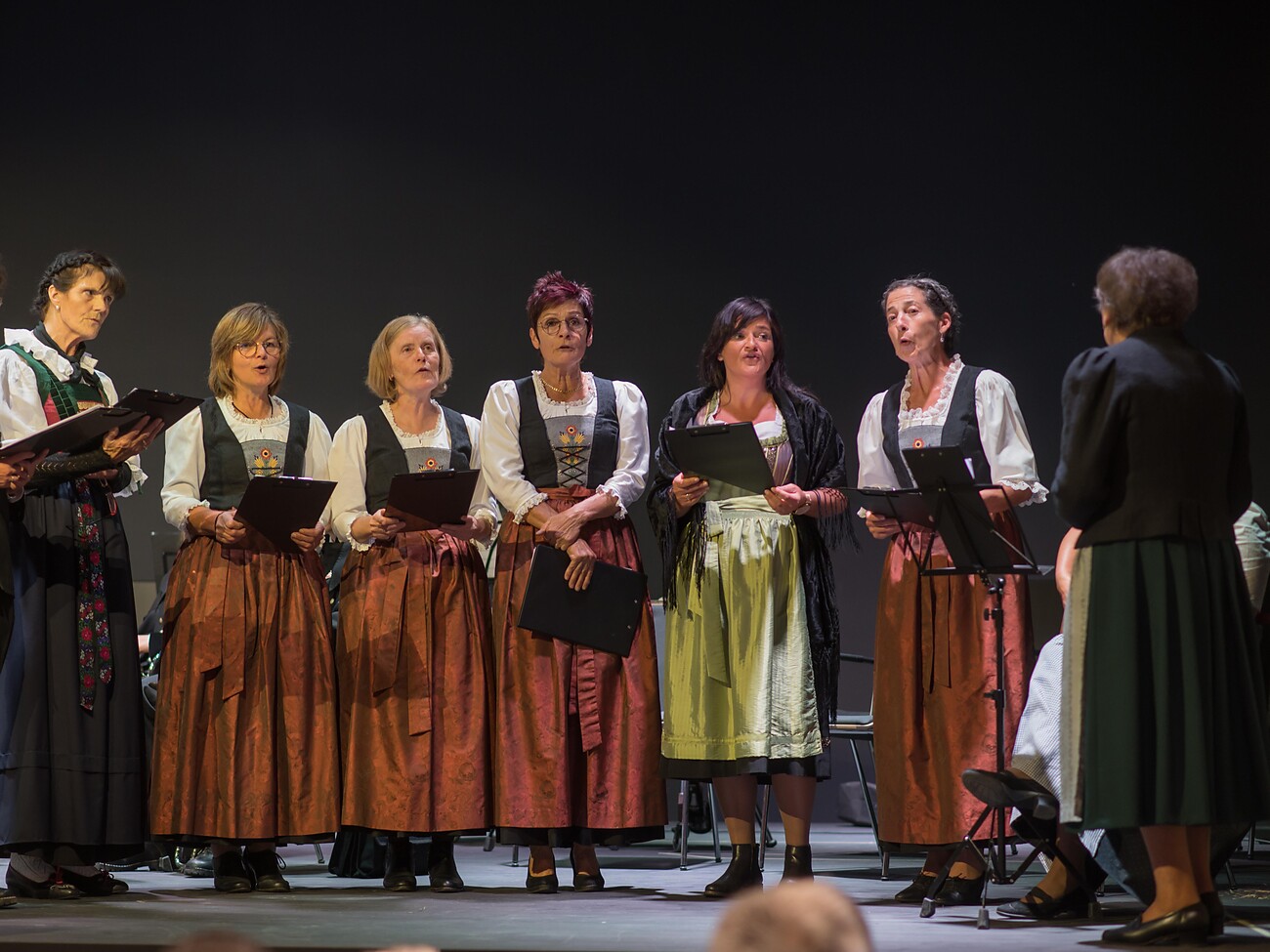 ᐅ Canti e teste contemplativi con il coro femminile di Predoi - Casere ...