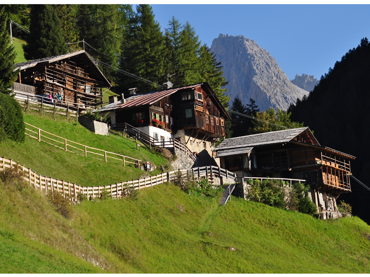 Ladin paths: Historic farm hike | Dolomiti Superski