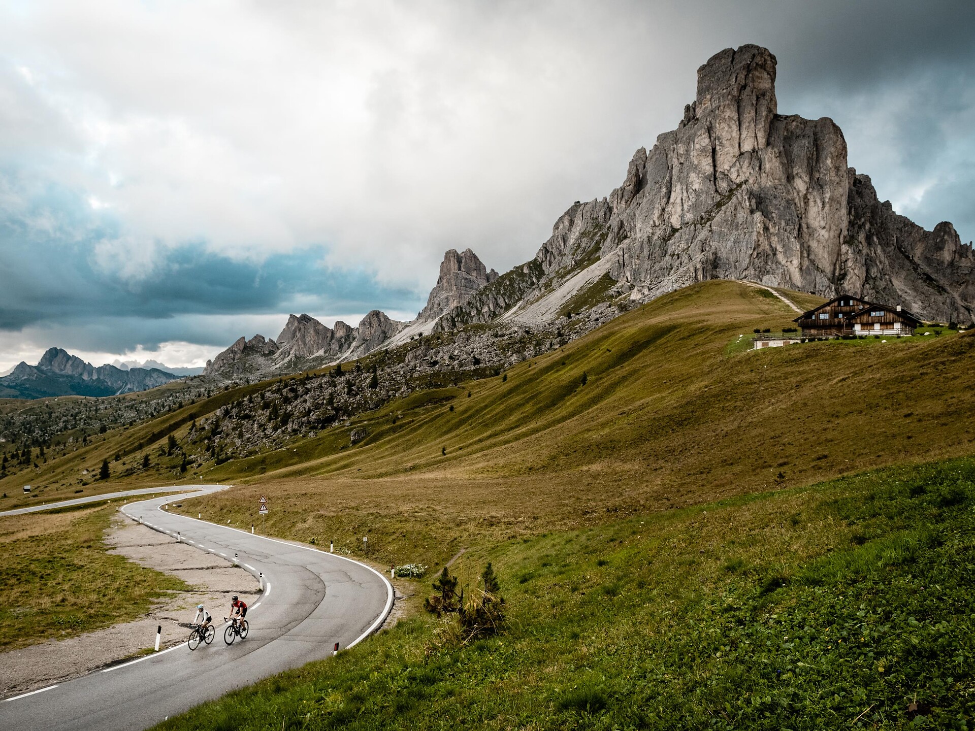 I jun cun la roda - Guided road bike tour Giau pass | Dolomiti Superski