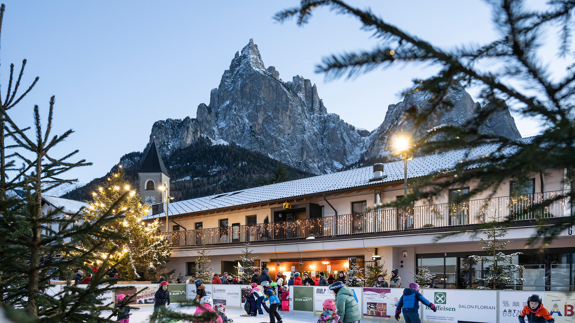 Seis ON ICE - Concerto dei suonatori del corno alpino | Dolomiti Superski